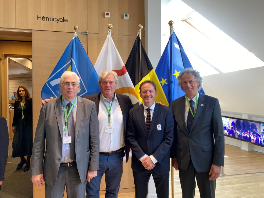 Il Consigliere Internazionale Patrick Van Campenhout ha partecipato ...